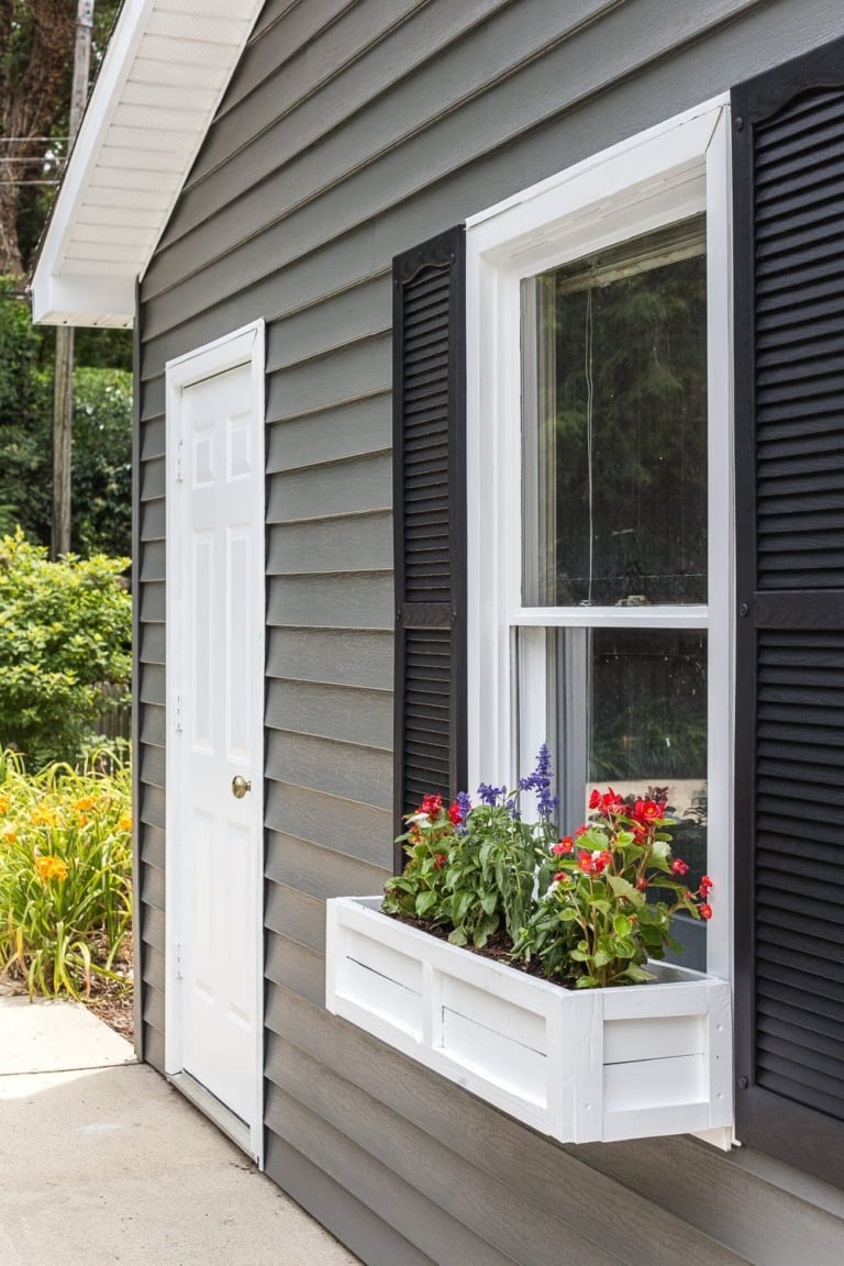 How to Paint Vinyl Siding & Pool Shed Makeover - Bless'er House