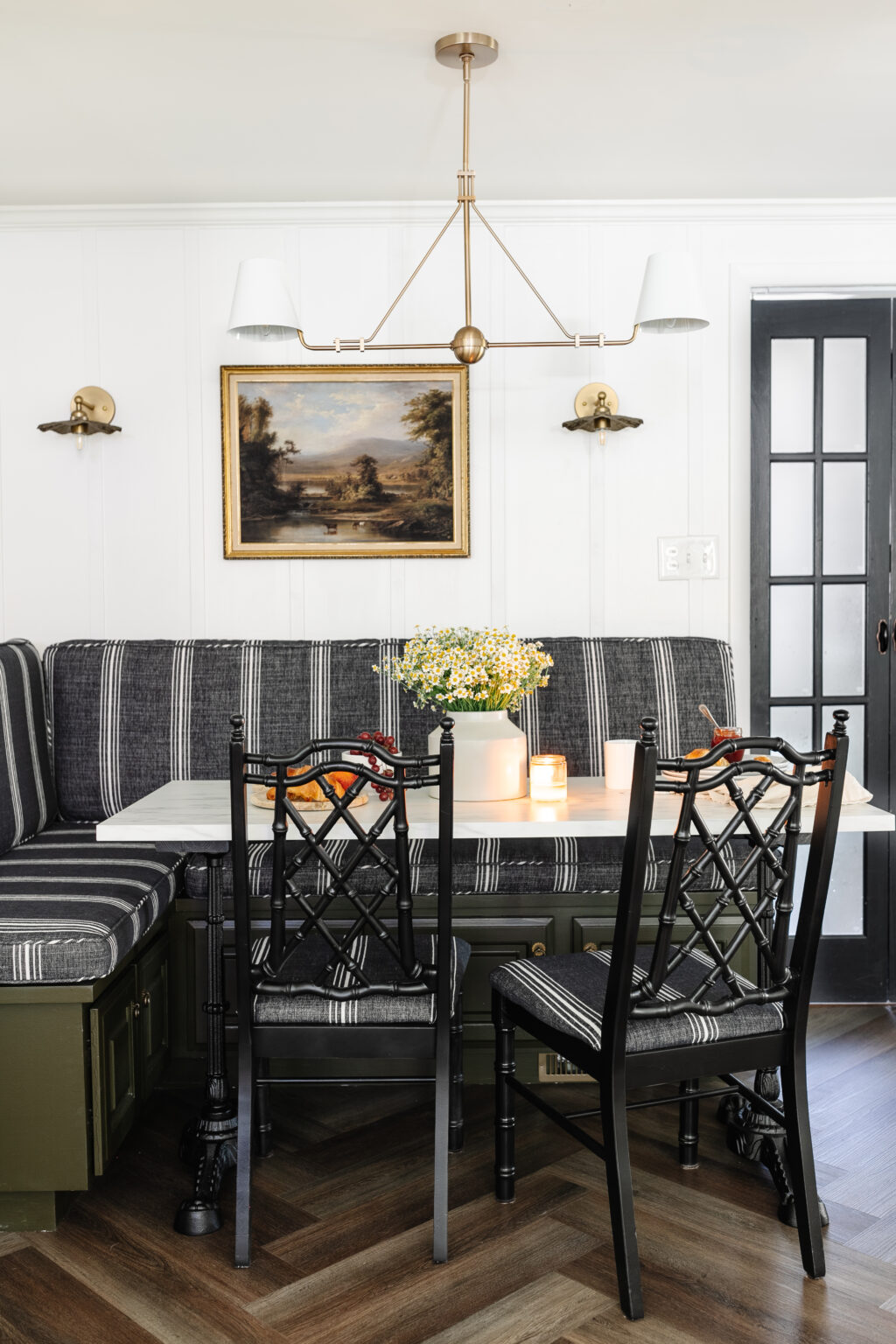 Parisian Bistro Inspired Cozy Breakfast Nook Decor - Bless'er House