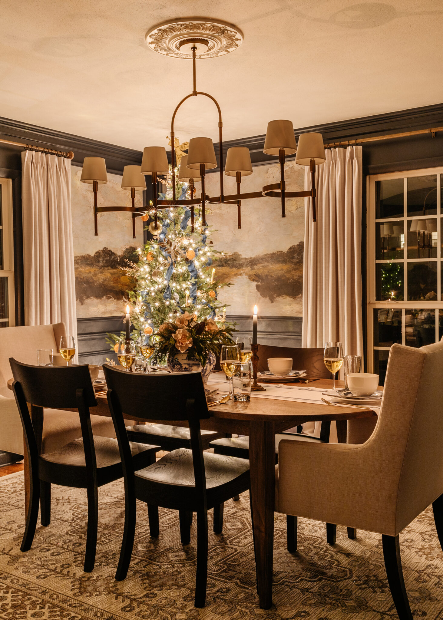 How to Photograph Christmas Tree Lights at Night + Candlelight Tour ...