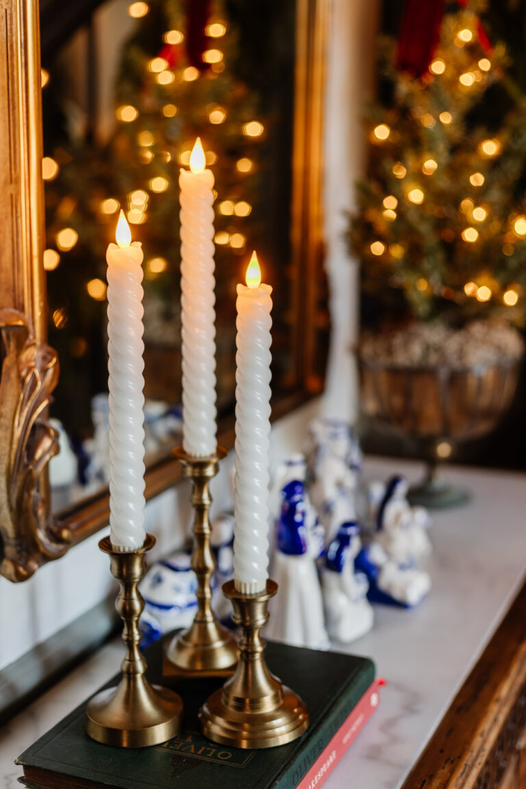 Colonial Christmas Entryway Decor - Bless'er House