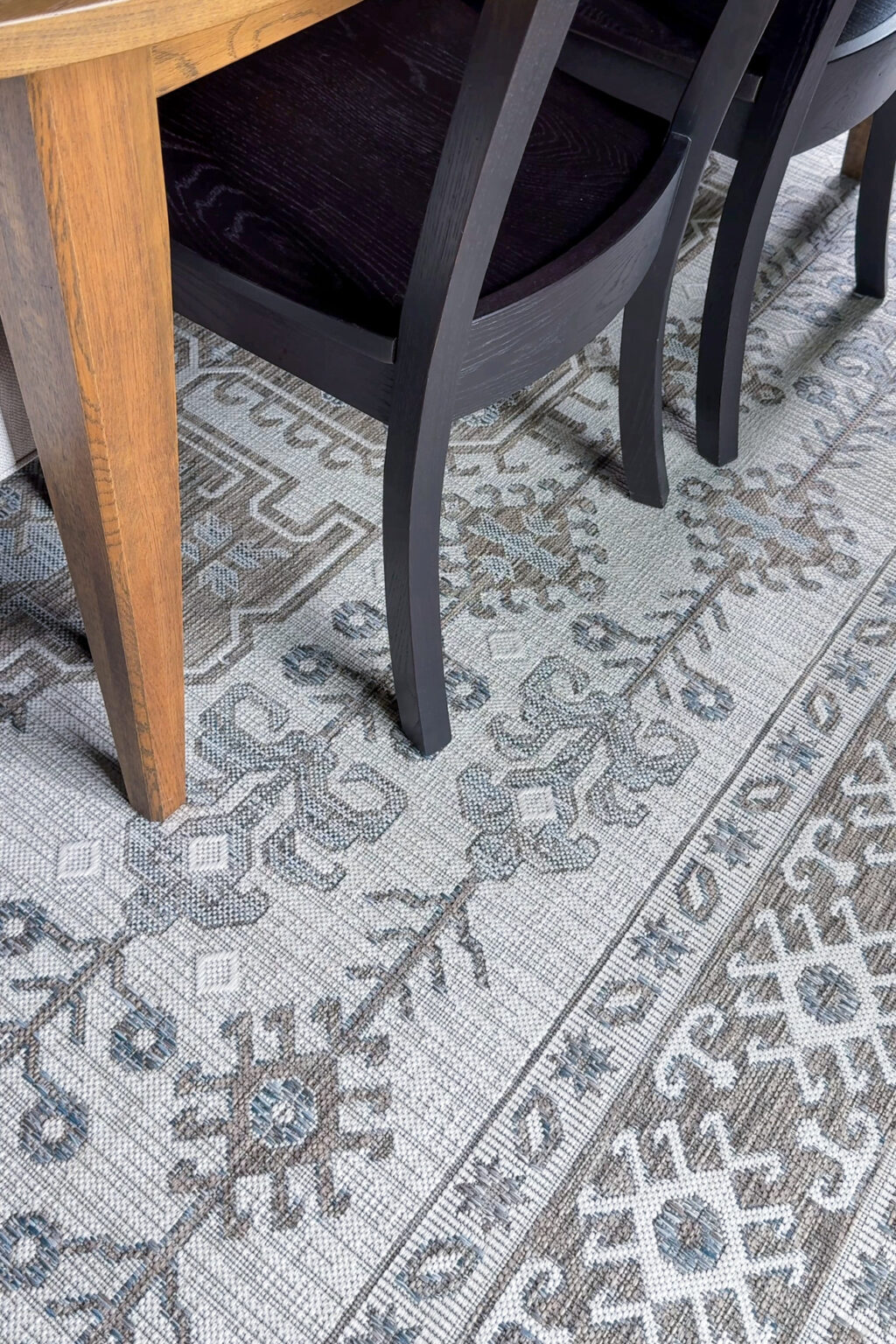 The Dining Table Rug Trick I Swear By - Bless'er House