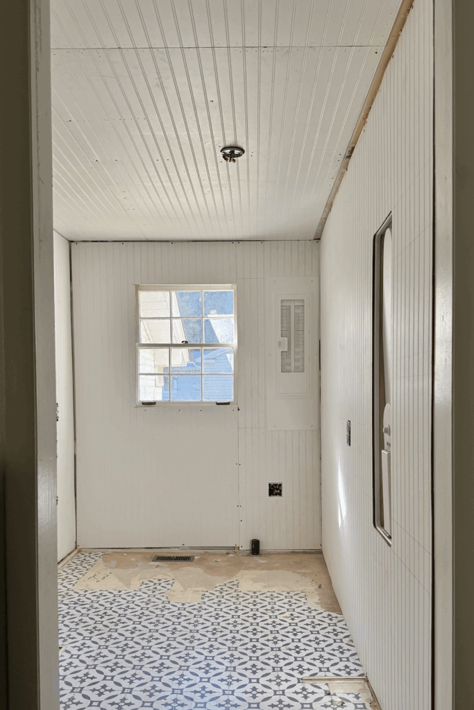 DIY Beadboard Wall Paneling + Why We Skipped Utilizing Drywall - Decor ...